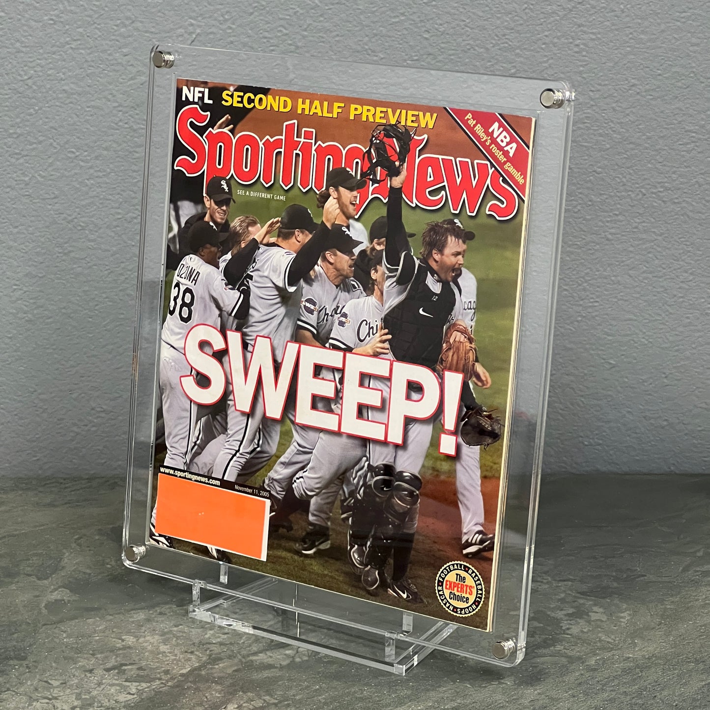 Custom Acrylic Cases (Comic and Magazine) – Red Wolf Collectibles