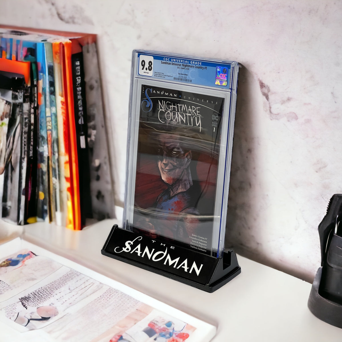 Sandman Comic Stand – Red Wolf Collectibles
