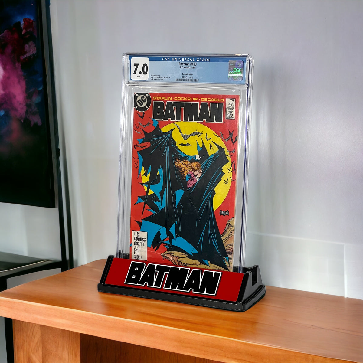 Batman Comic Stand (Batman 423 Cover Red) – Red Wolf Collectibles